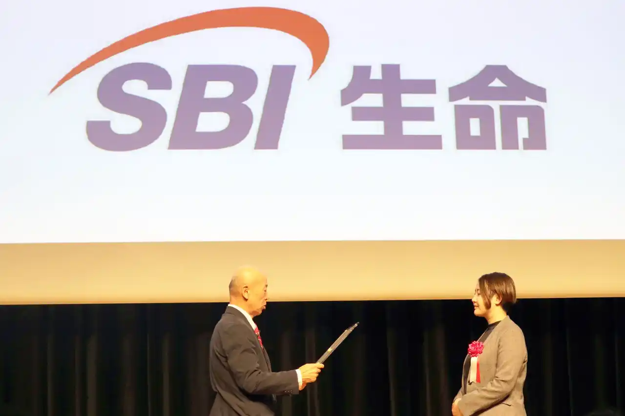 SBI生命、4年連続の栄誉！「UCDAアワード2025」企業総合賞シルバーを受賞 | TrendTimes